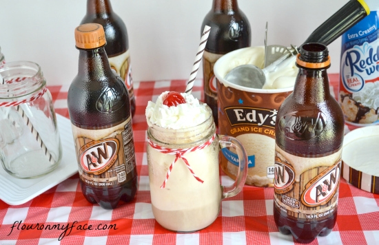 Old Fashioned A&W Root Beer Floats